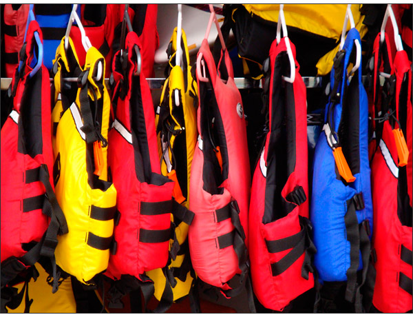 How to Choose a Life Jacket – Adrenaline Powersports Magazine